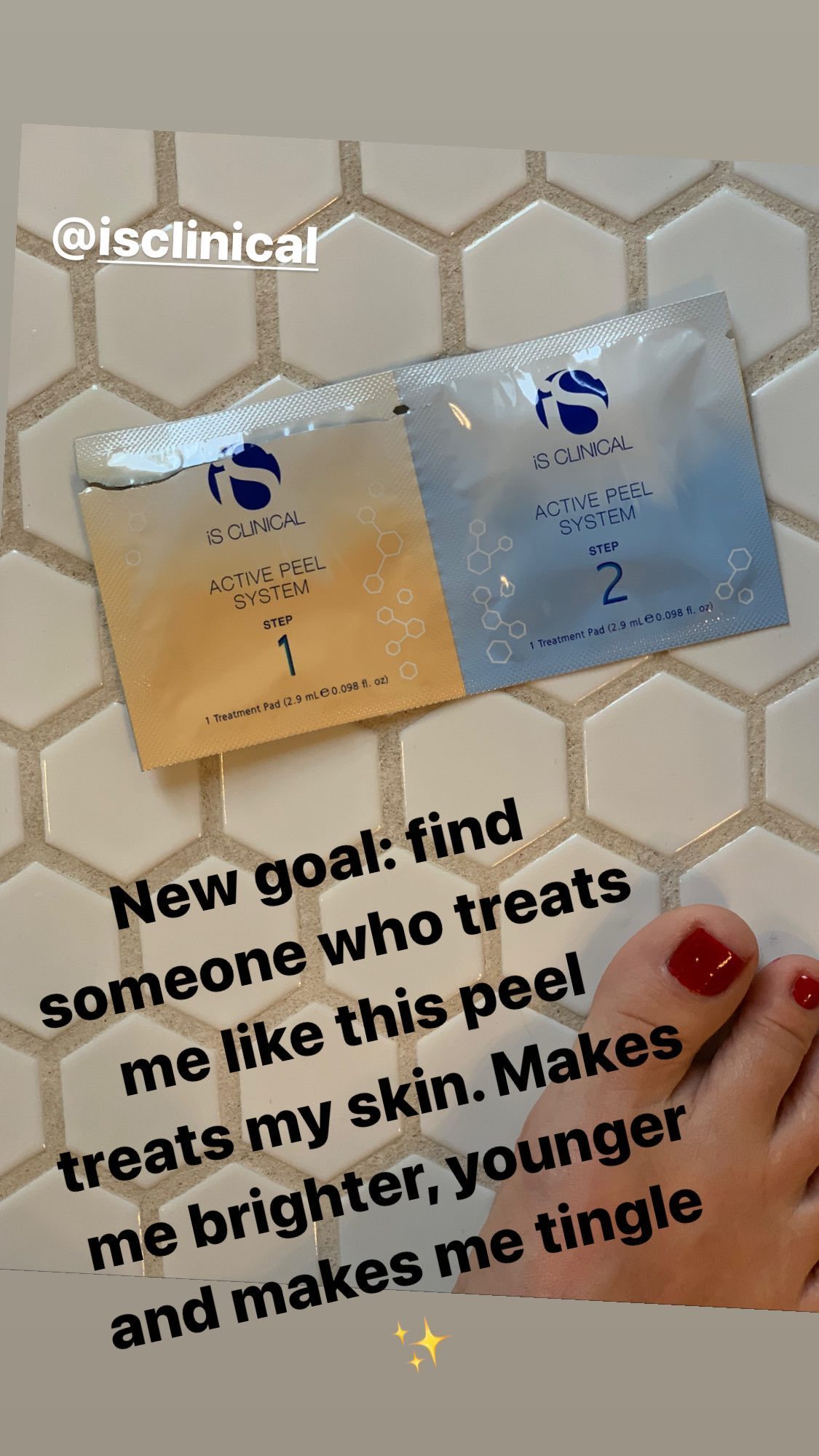 The best January Jones feet pictures 🤩