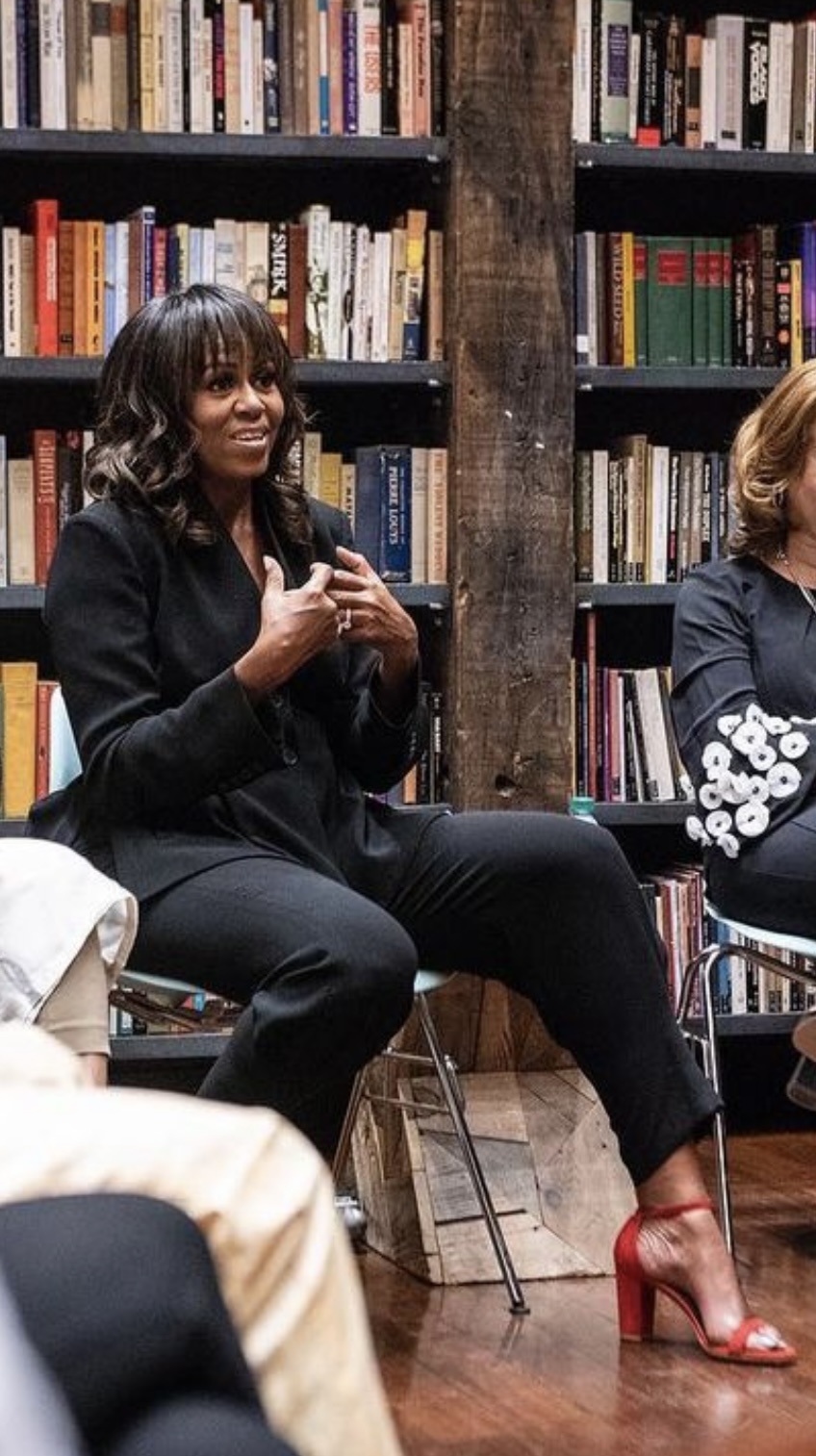 The best Michelle Obama feet pictures 🤩