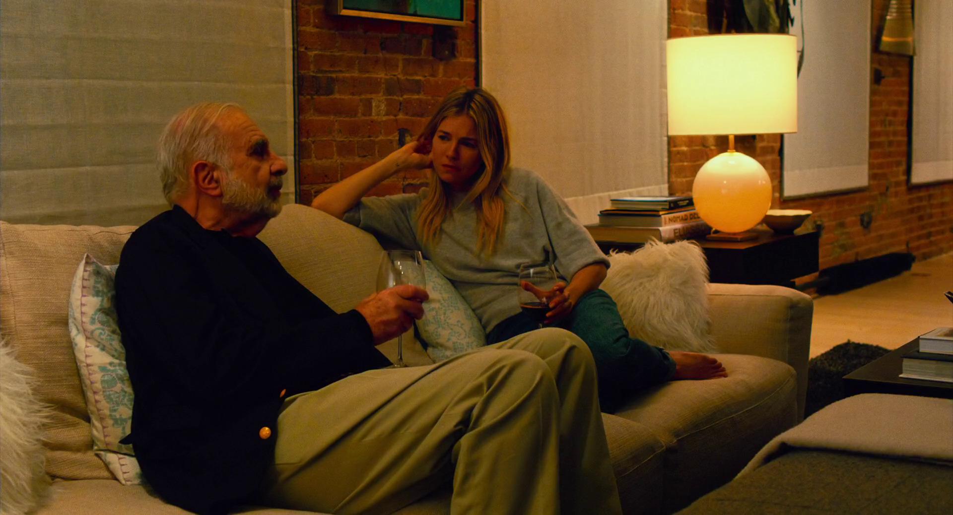 The best Sienna Miller feet pictures 🤩