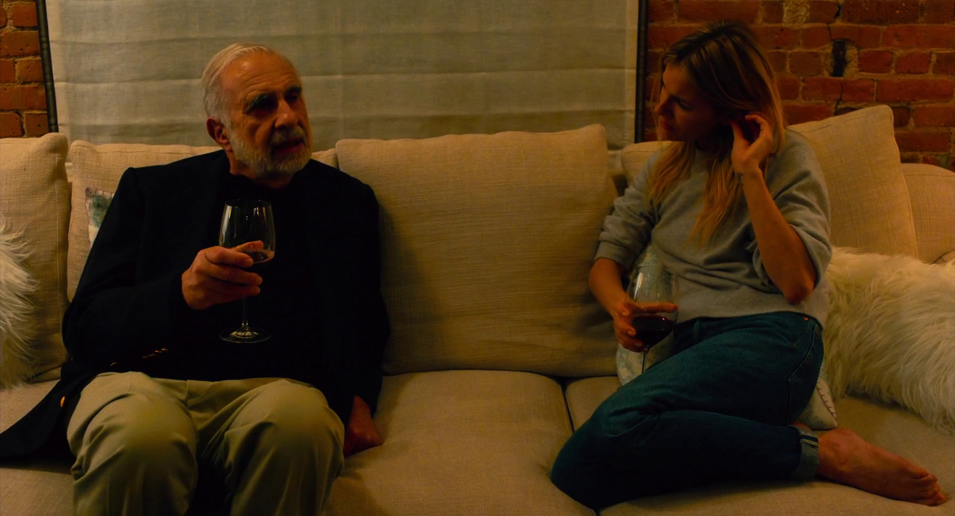 The best Sienna Miller feet pictures 🤩